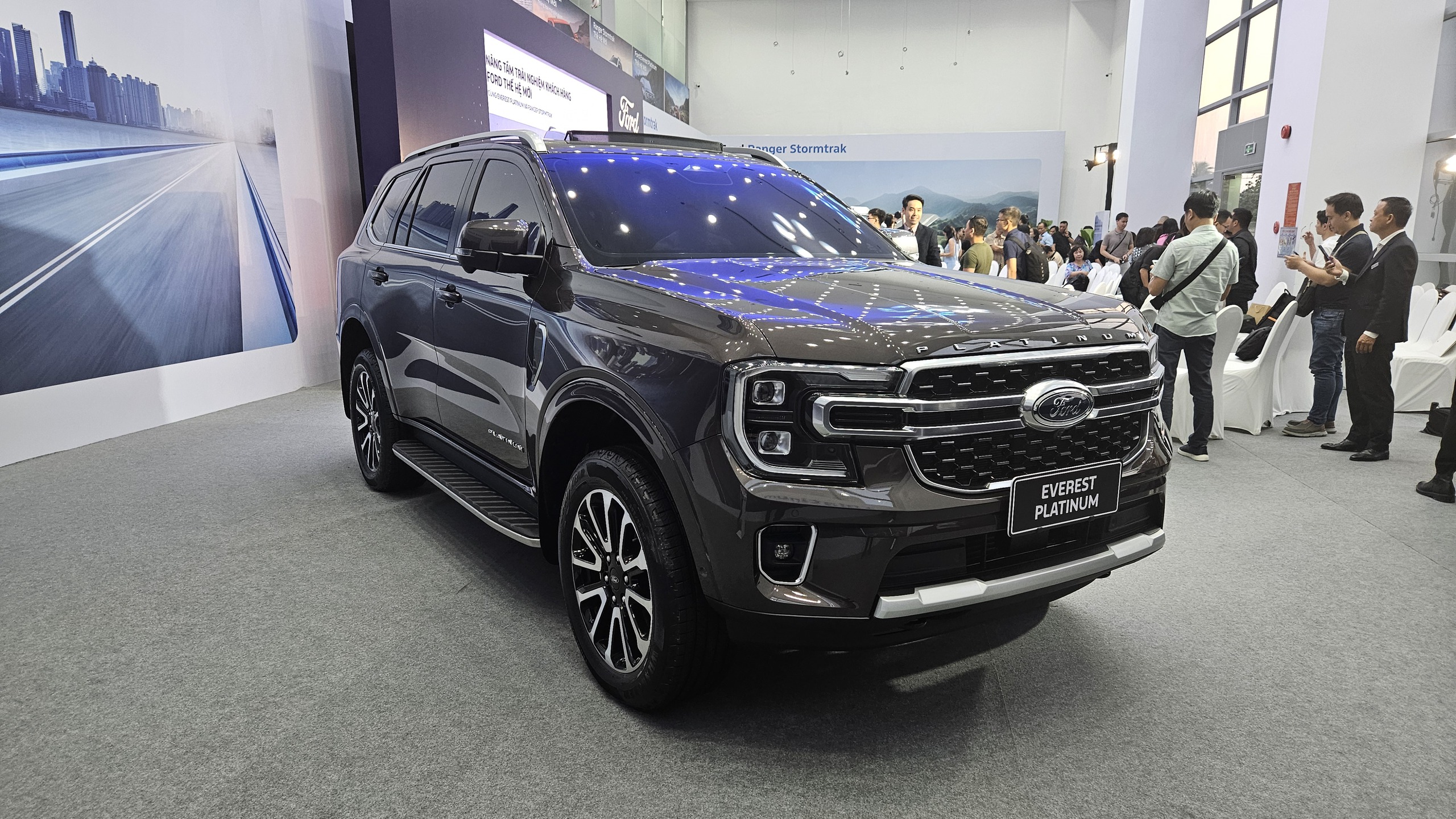 Ford ra mắt phiên bản cao cấp nhất của Everest và Ranger