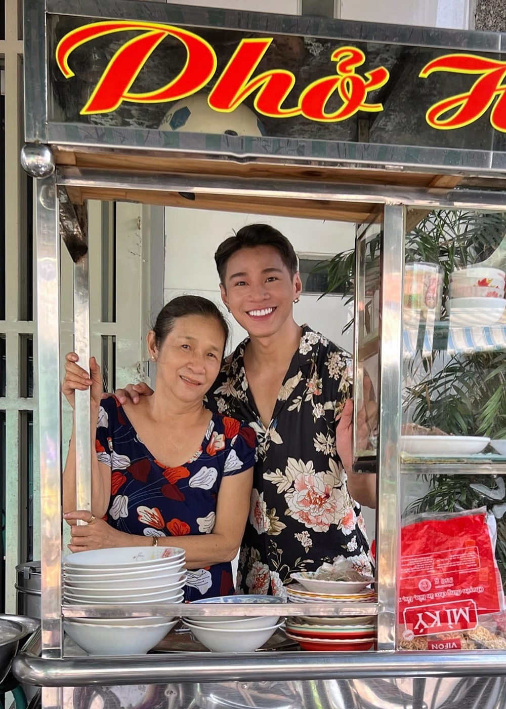 Người mẫu Đàm Quang Phúc bật khóc, kể về quá khứ liệt nửa người do viêm não