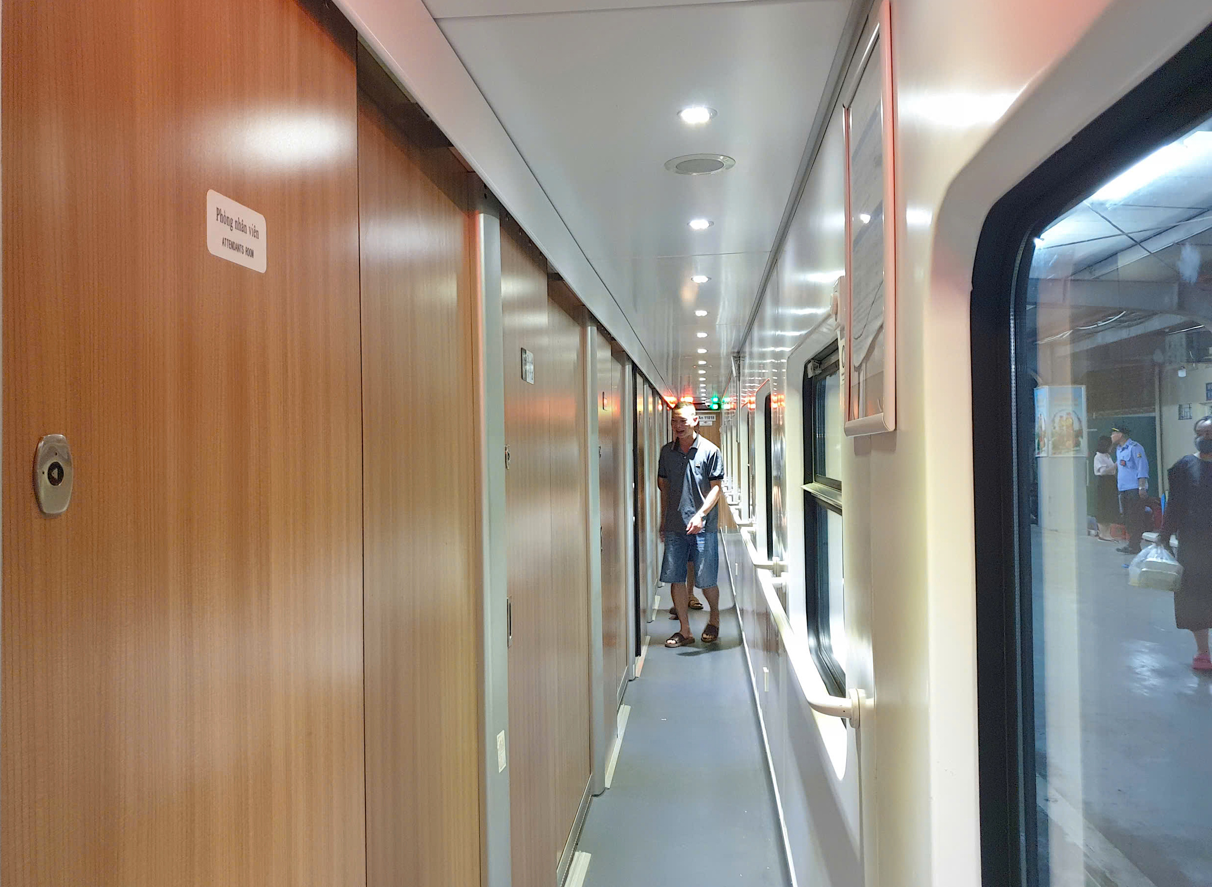 Check-in tàu hỏa hạng sang Hà Nội - Đồng Hới: Giường êm, view đẹp, dịch ...