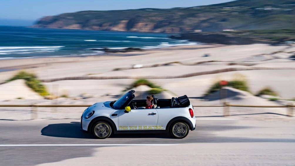 Cận cảnh chiếc Mini Cooper chạy điện độc nhất thế giới