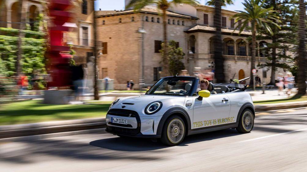 Cận cảnh chiếc Mini Cooper chạy điện độc nhất thế giới