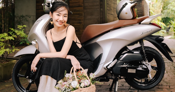Nữ chính phim “Chúng ta của 8 năm sau” dịu dàng bên Yamaha Janus