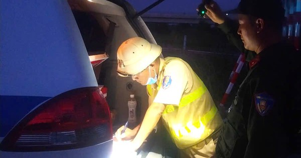 Tài xế ô tô chạy 157km/h trên cao tốc Vĩnh Hảo - Phan Thiết bị tước GPLX 3 tháng