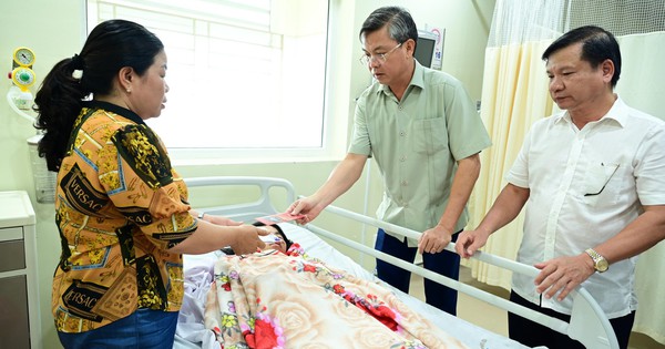 Lãnh đạo tỉnh Kiên Giang thăm bé gái bị xe tải tông đứt lìa chân