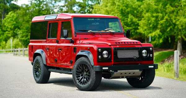 Xế cổ Land Rover Defender 1983 lột xác với bản độ mới