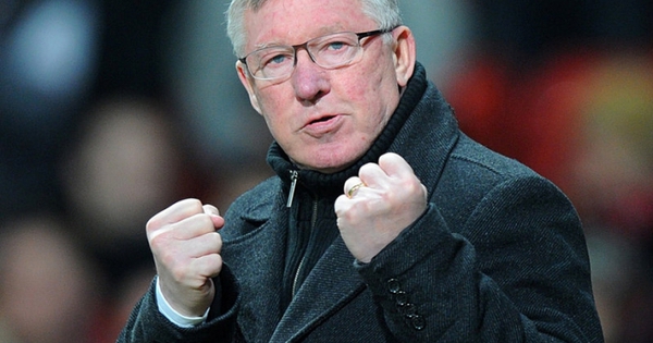 Phản ứng khó hiểu của Sir Alex trước việc M.U “kết hôn” Mourinho