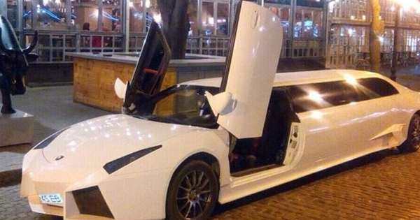Biến Mitsubishi Eclipse cũ nát thành Lamborghini Reventon Limousine