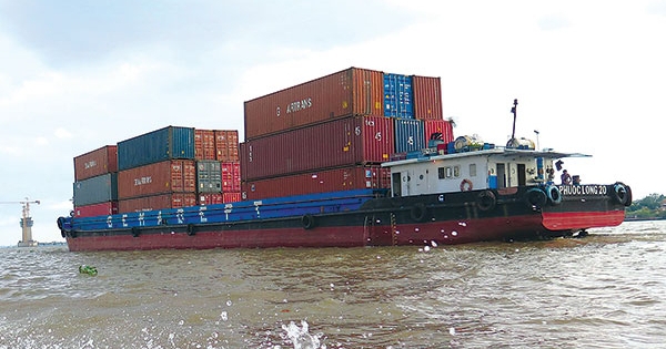 Cách nào tăng gấp đôi vận tải đường sông pha biển?