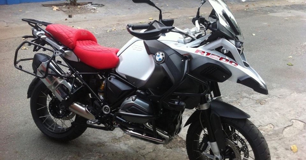 Nghi vấn làm giả 6 chiếc BMW R1200GS Adventure Iconic tại Việt Nam.