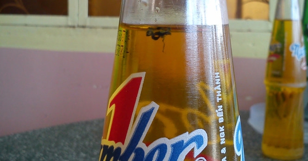 Người dân lại phản ánh trong chai Number One có ruồi