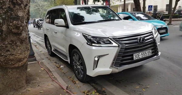Cận cảnh những chiếc Lexus LX570 có biển siêu đẹp tại Việt Nam
