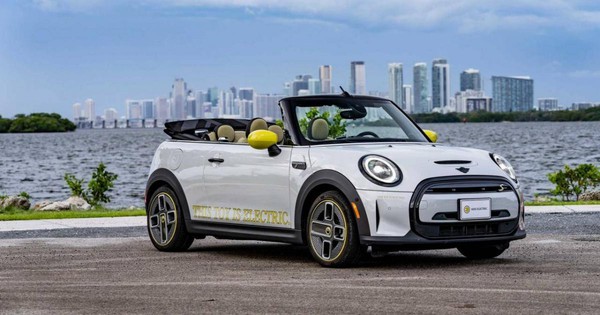Cận cảnh chiếc Mini Cooper chạy điện độc nhất thế giới